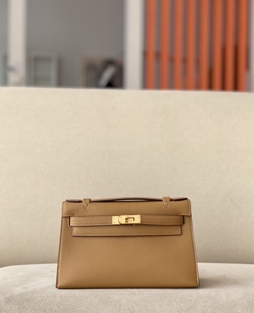 Kelly Pochette Swift Biscuit (4B) Gold Hardware - Perfecthbags